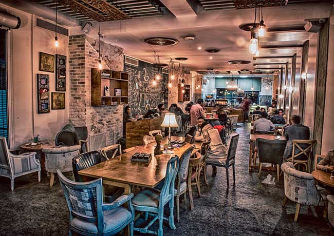Coffee Shops in Traditional House in Iran - Page 6 of 10 - newsoholic