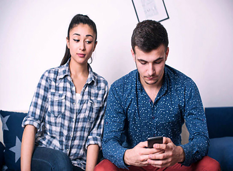 These 9 signs say that your romantic partner is cheating - Page 2 of 10 ...